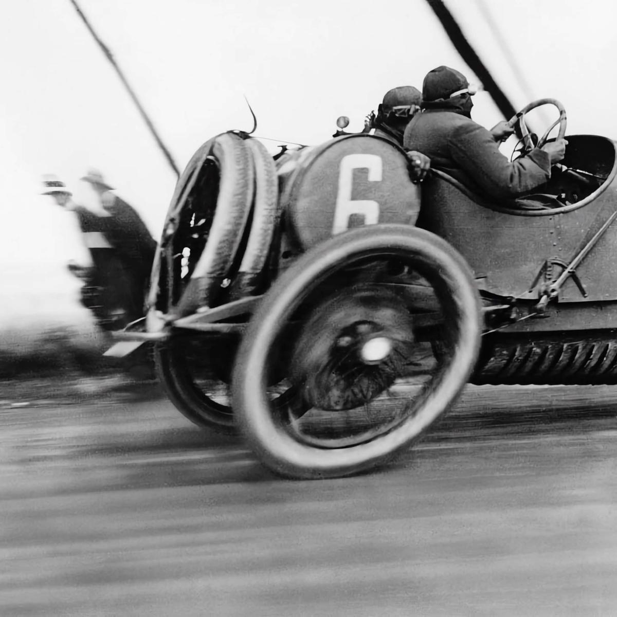 Focal Plane Shutter Distortion · MaisonBisson