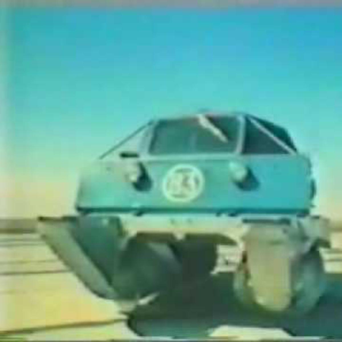 Weird Screw Drive Russian Truck · MaisonBisson